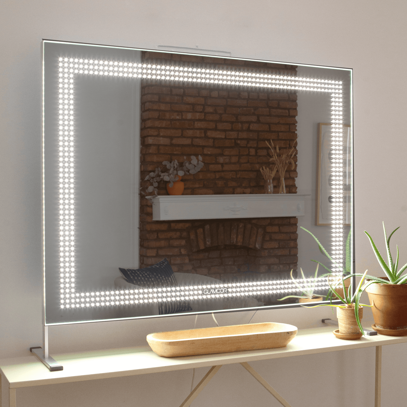 SOCIALITE Mirror | GLAMCOR LED beauty mirrors